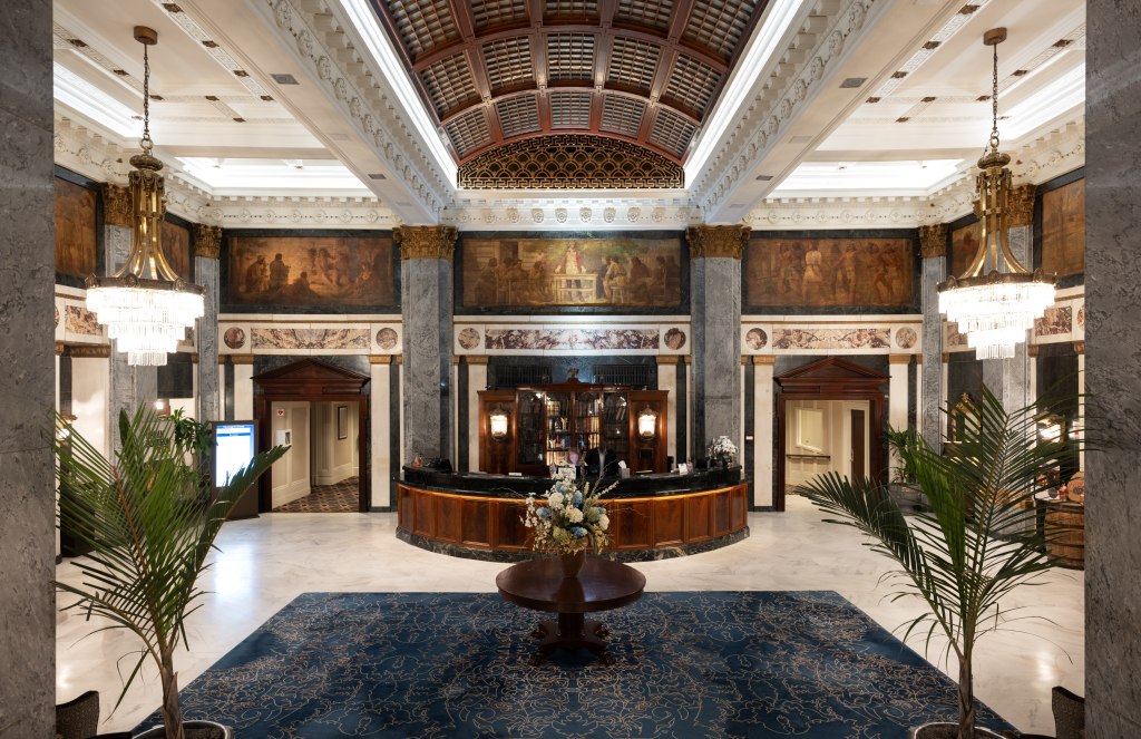 The Great Gatsby Comes to Life at Louisville’s Seelbach Hotel : TRAVEL/FOOD